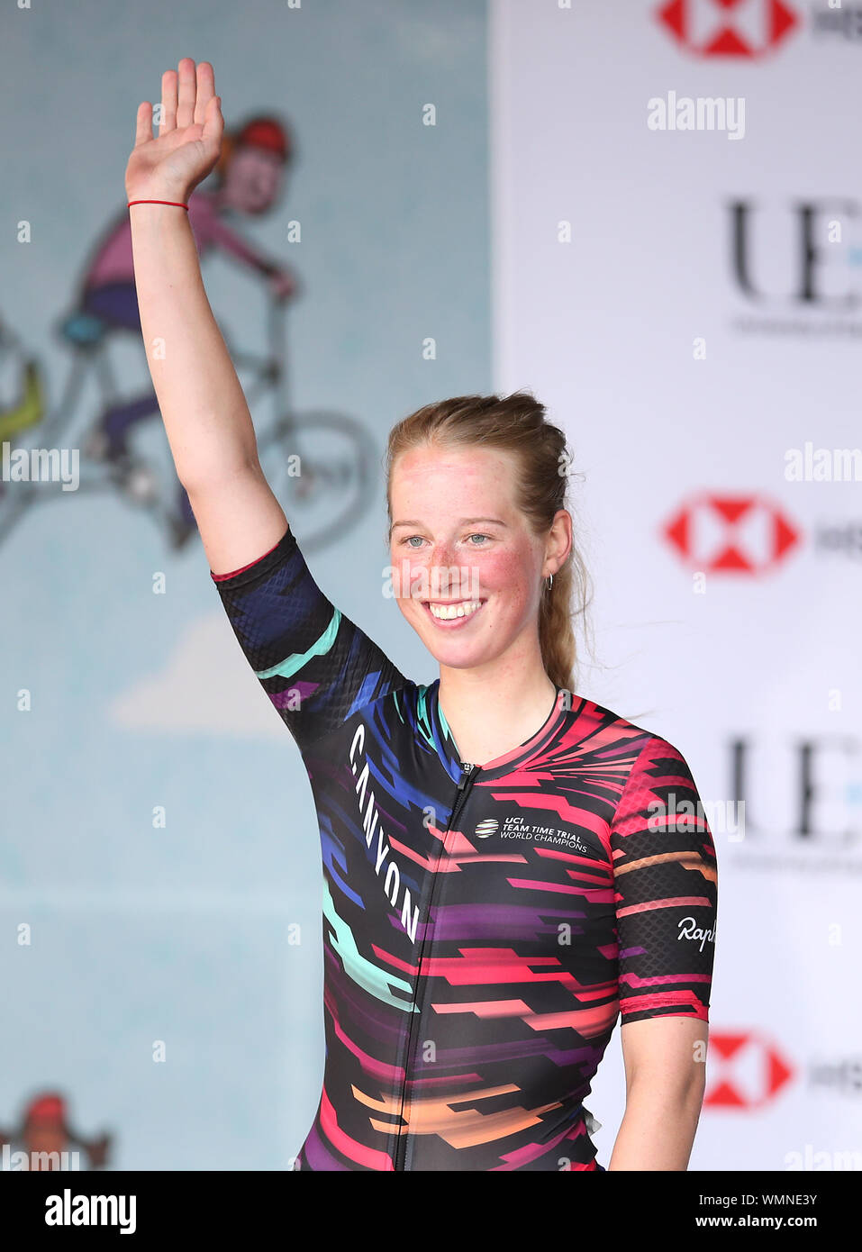 Alice Barnes celebrates winning the Women's Elite Race during the ...