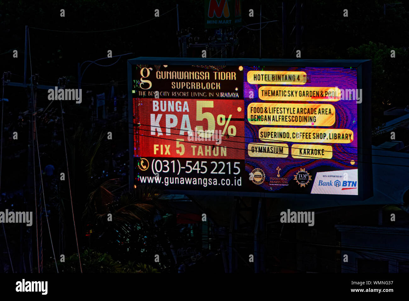 Advertising screen hi-res stock photography and images - Alamy