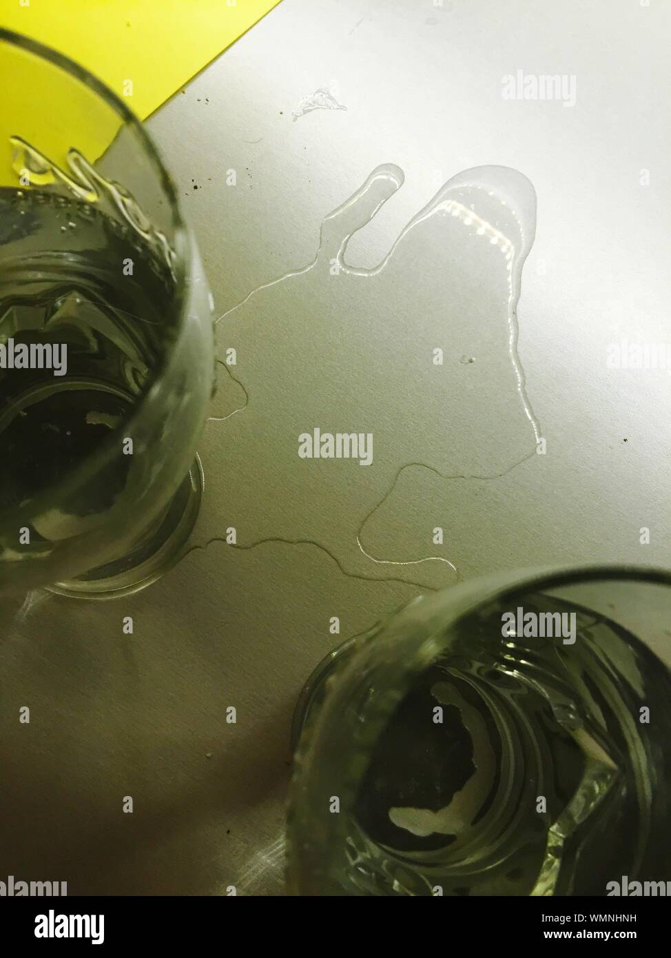 Spilled glass of water still life hi-res stock photography and images ...