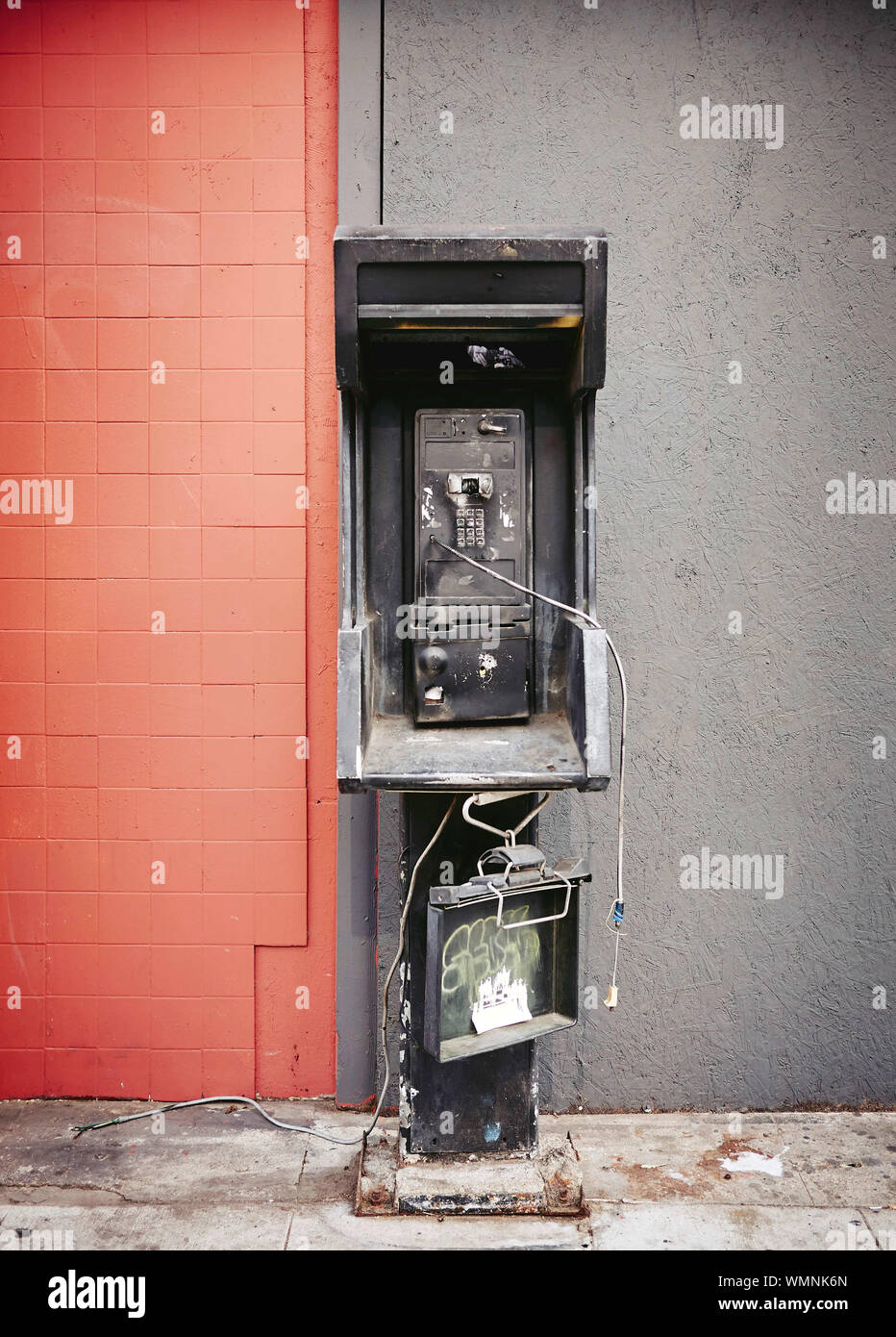 Run down telephone booth hi-res stock photography and images - Alamy