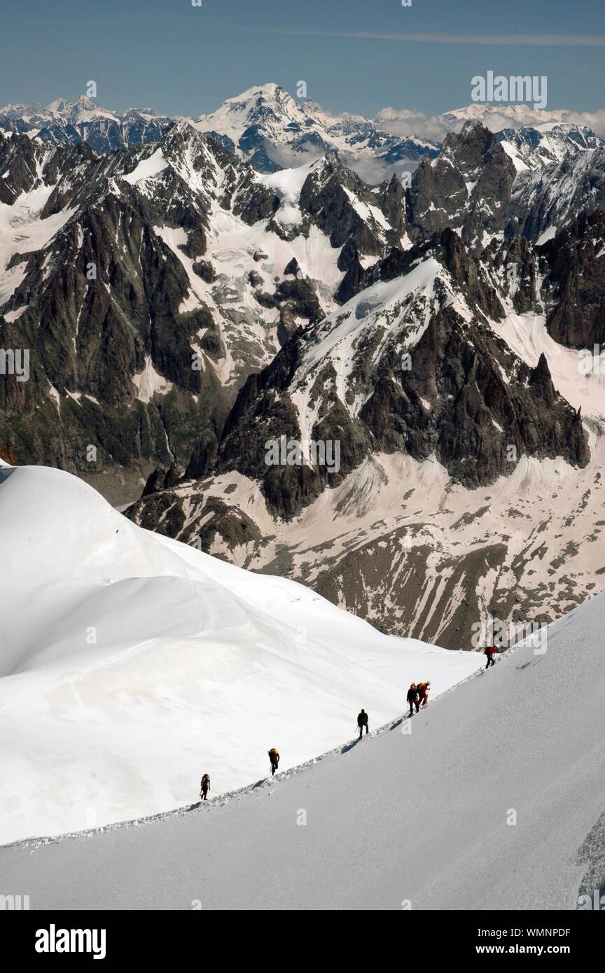 Team hikers trekking snowy hi-res stock photography and images - Alamy