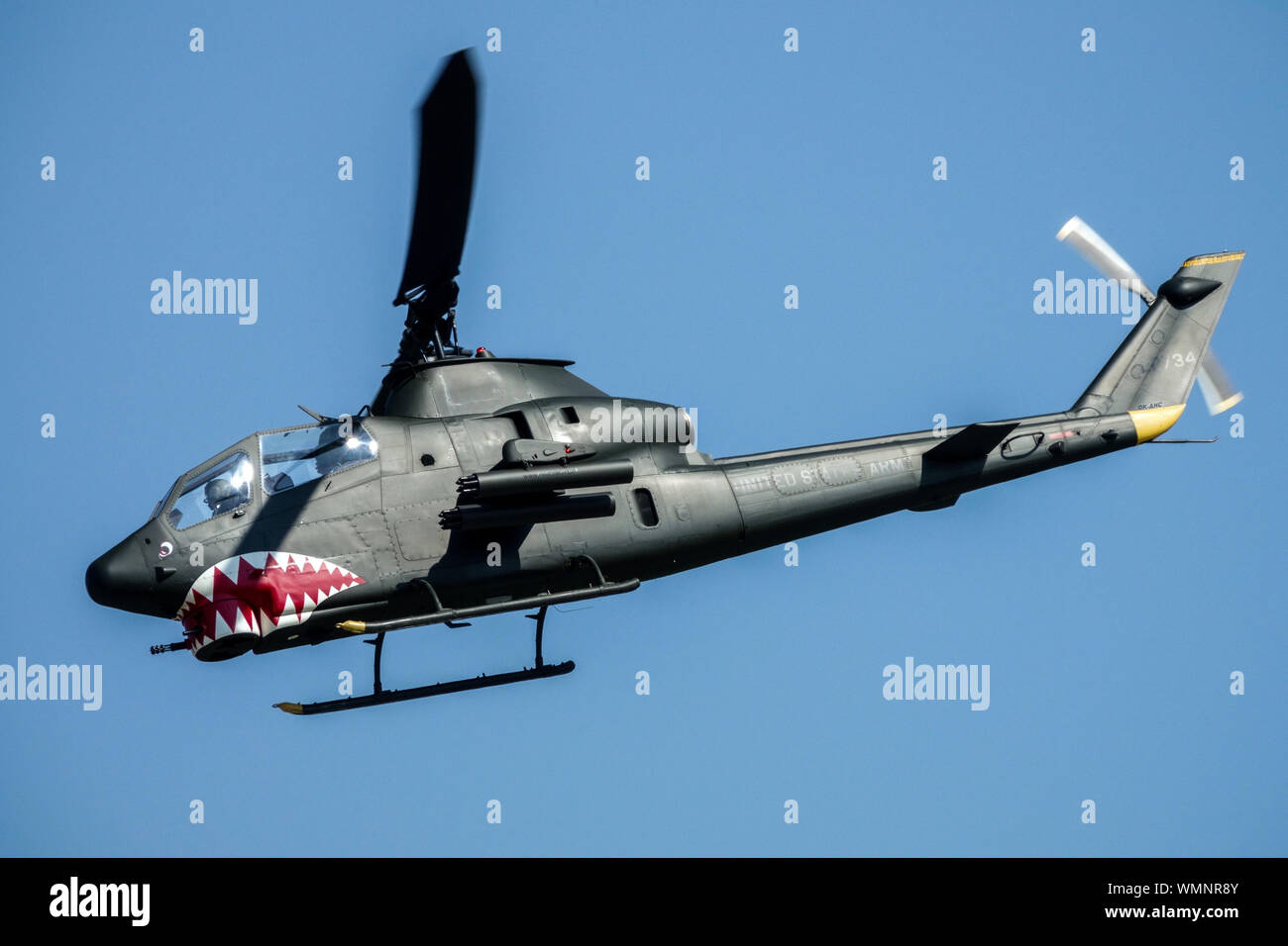 Ah 1 helicopter hi-res stock photography and images - Alamy