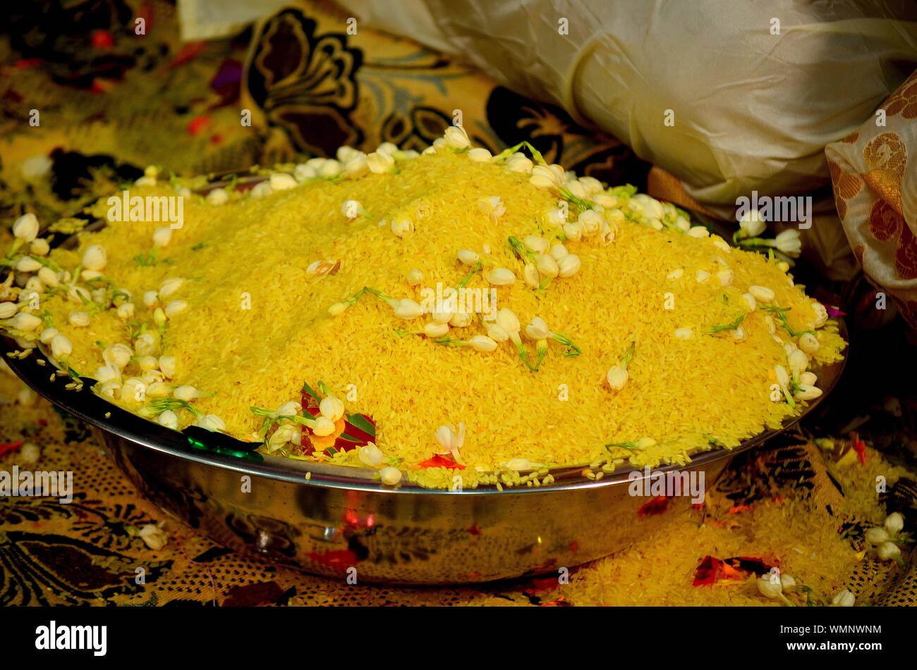 Rice offerings hi-res stock photography and images - Alamy