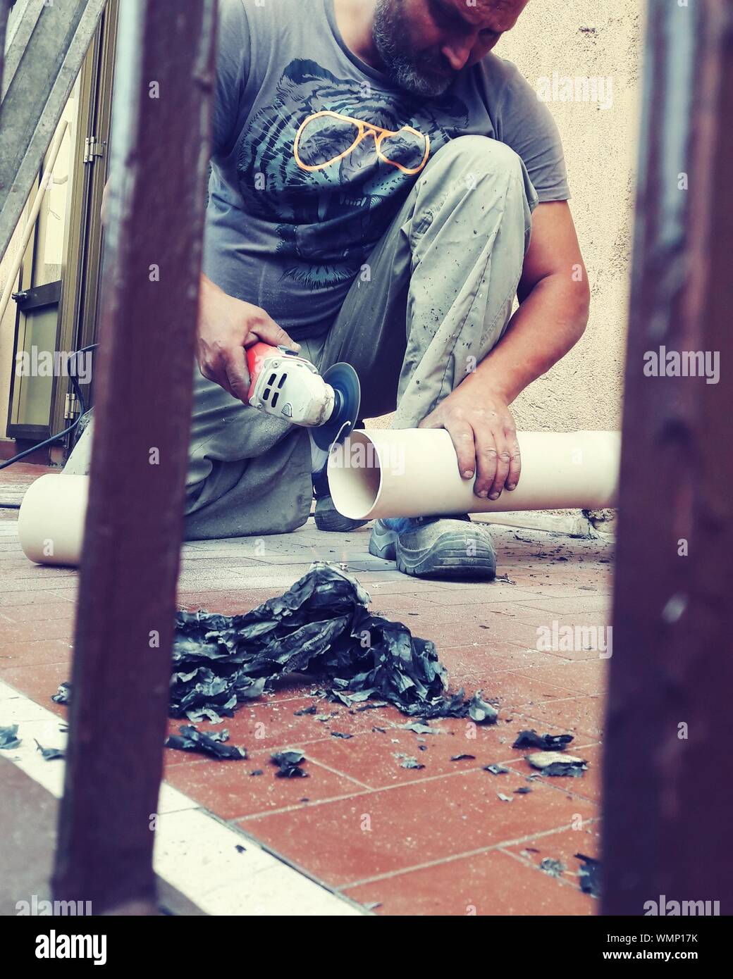 Cutting pipe hi-res stock photography and images - Alamy