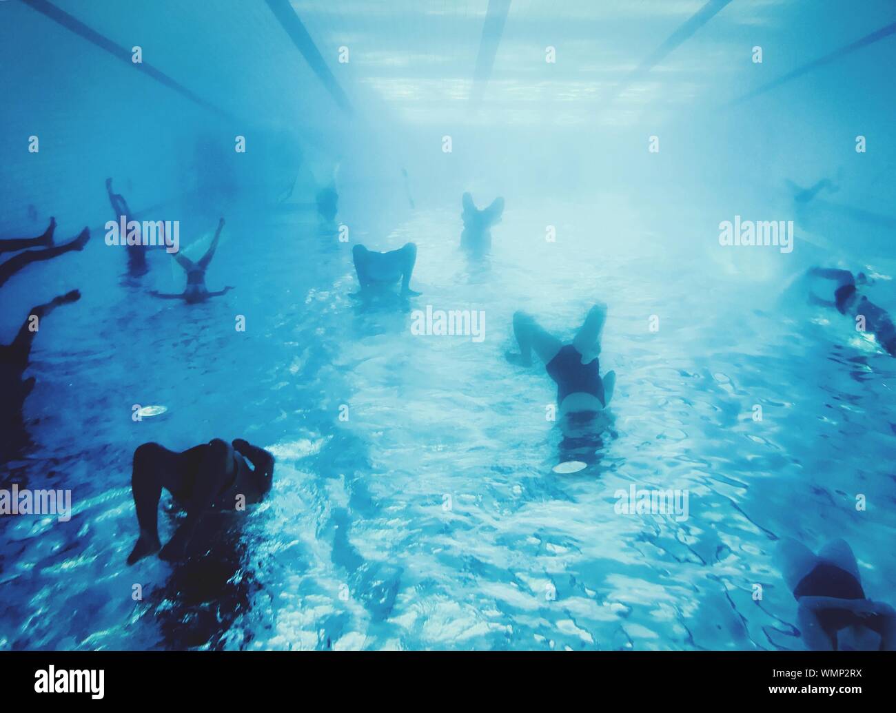 Synchronized swimmers hi-res stock photography and images - Alamy