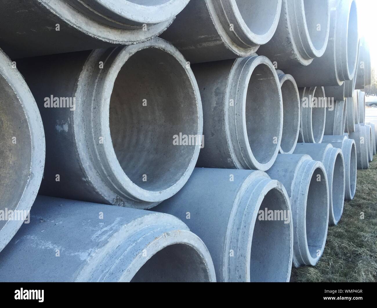 Round pipes hi-res stock photography and images - Alamy