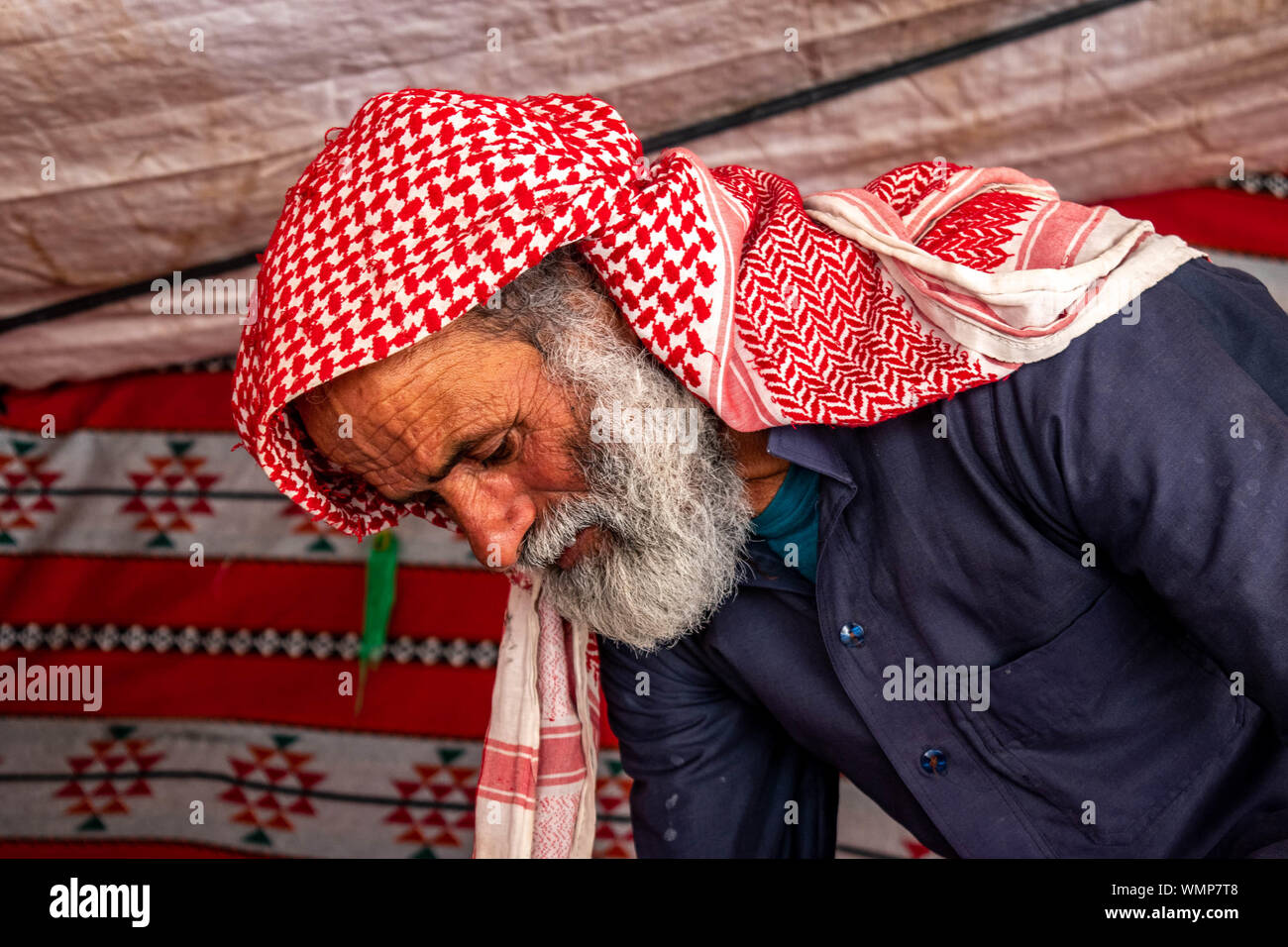 Bedouin man making coffee dana hi-res stock photography and images - Alamy