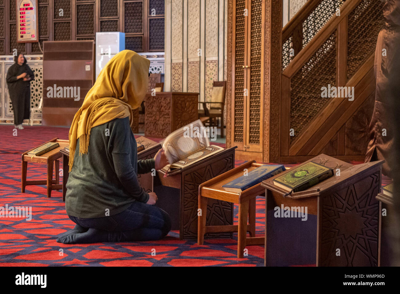 Woman in amman jordan hi-res stock photography and images - Alamy