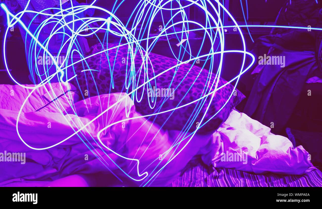 Blue purple light hi-res stock photography and images - Alamy
