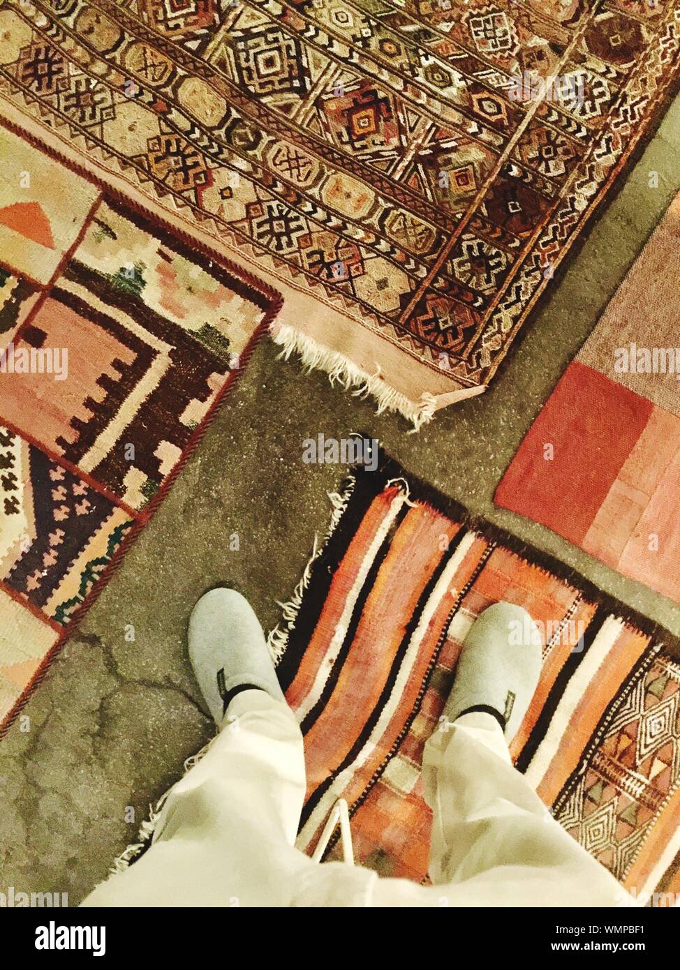 Man standing carpet carpet decor hi-res stock photography and images ...