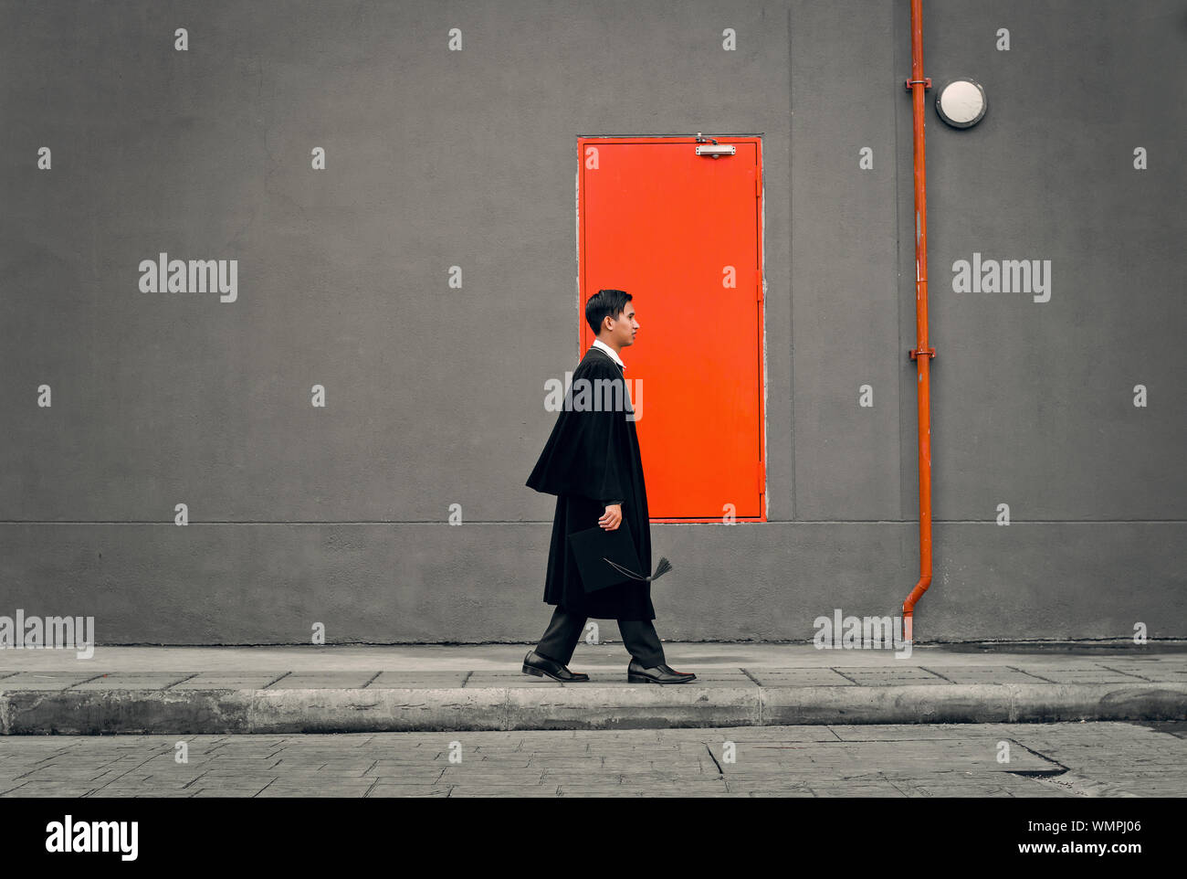 Man Walking Profile High Resolution Stock Photography and Images - Alamy