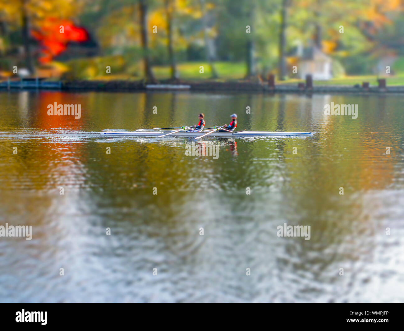 Men rowing hi-res stock photography and images - Alamy
