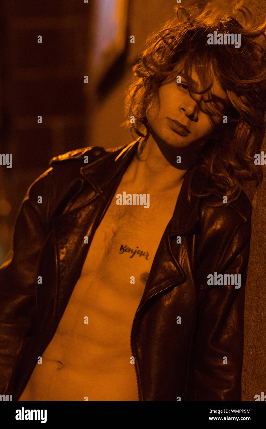 Unbuttoned jacket hi-res stock photography and images - Alamy