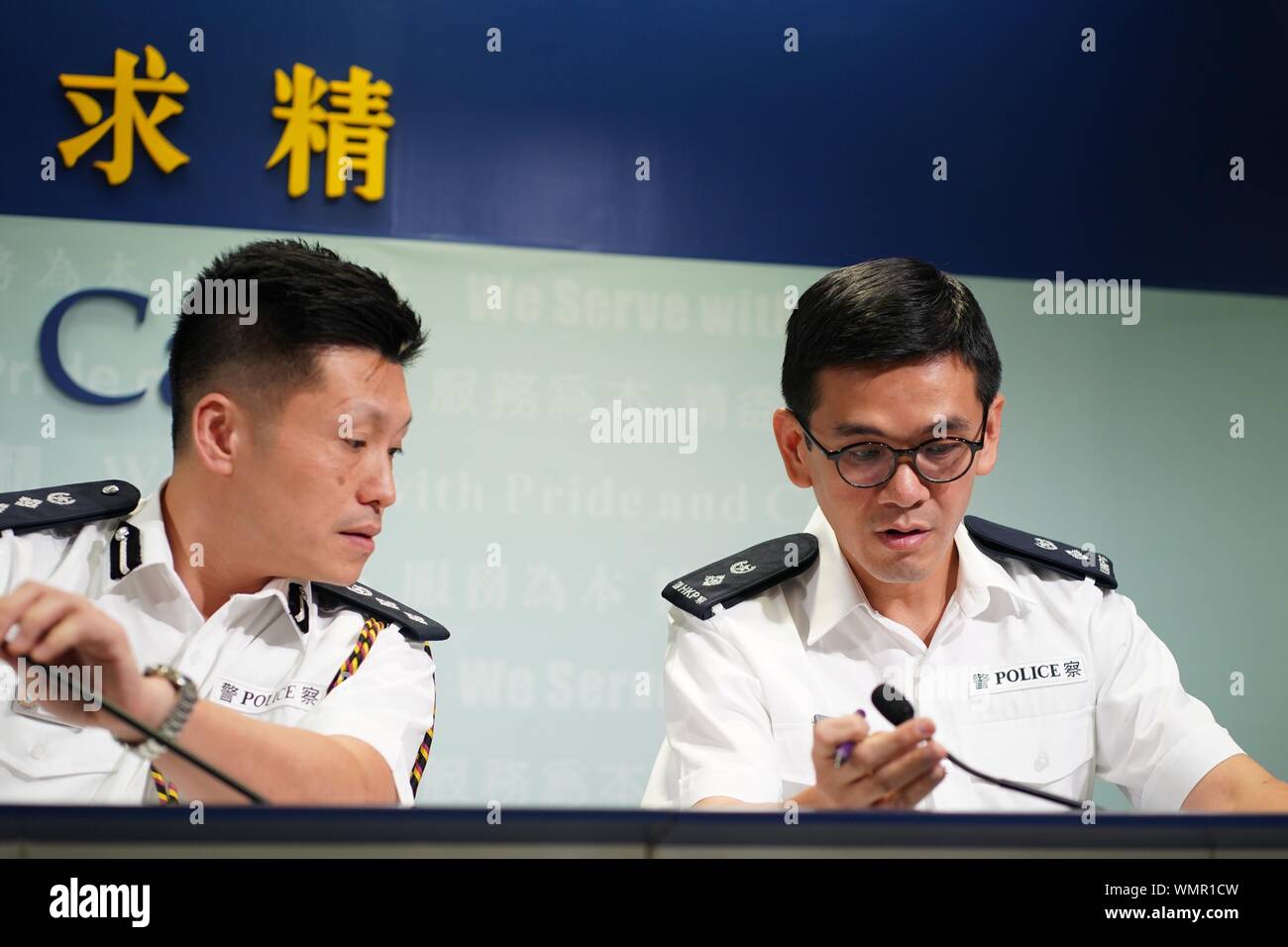 Hong Kong. 5th Sep, 2019. Chief Superintendent Tse Chun-chung (L) and ...