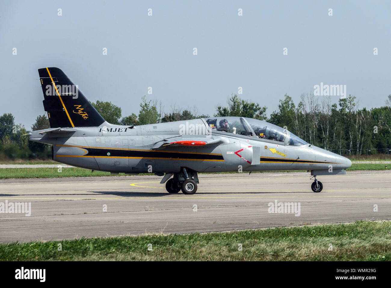 Italian aircraft SIAI-Marchetti S211. The private plane still flying in ...