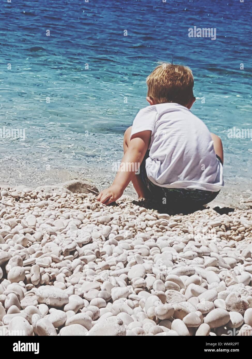 Pebbles only hi-res stock photography and images - Alamy