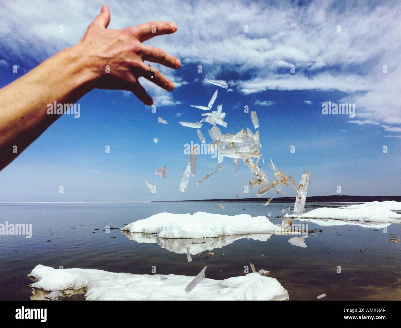 Ice in hand hi-res stock photography and images - Alamy
