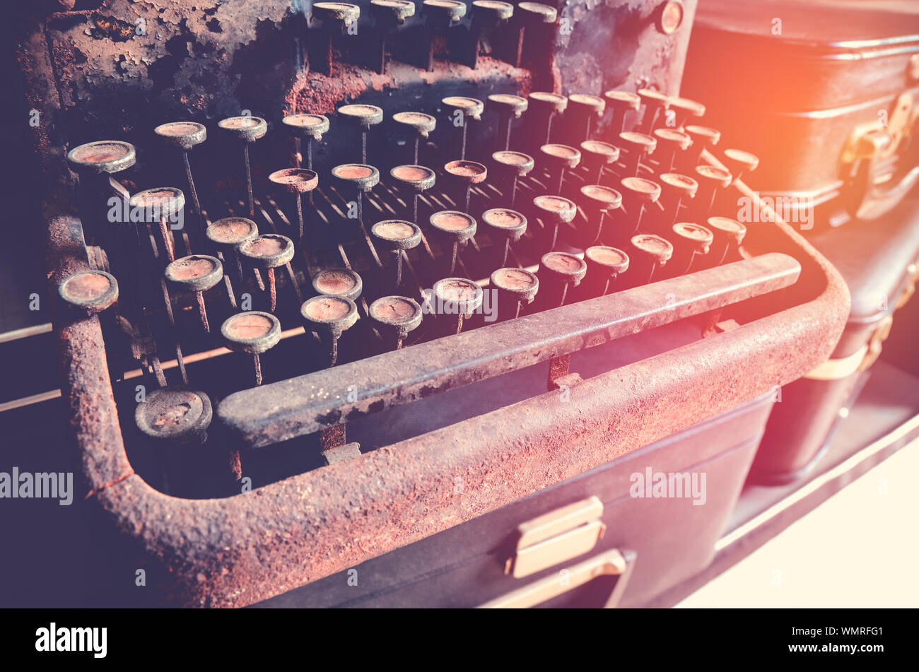 Old style typewriter hi-res stock photography and images - Alamy