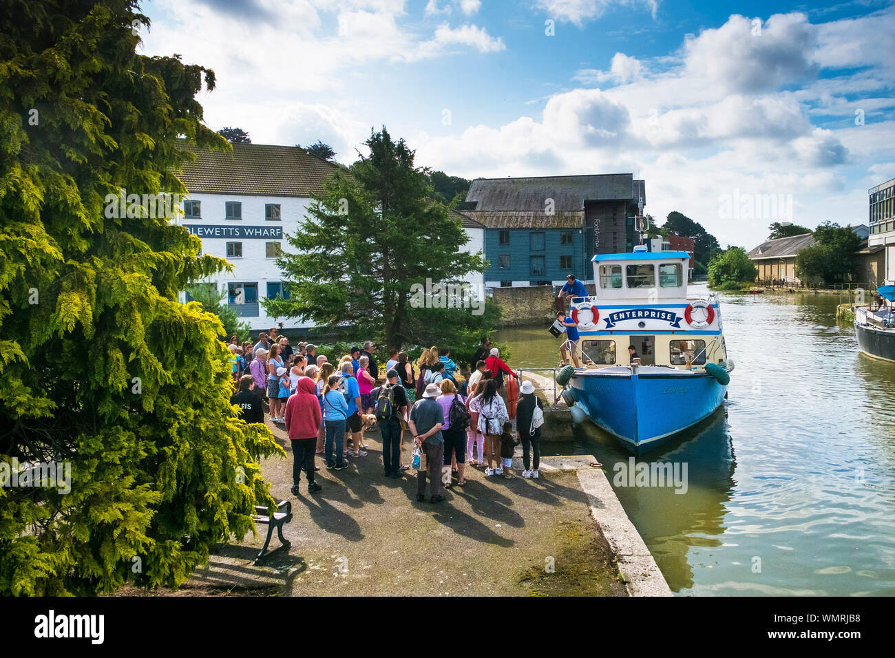 Berthing hi-res stock photography and images - Alamy