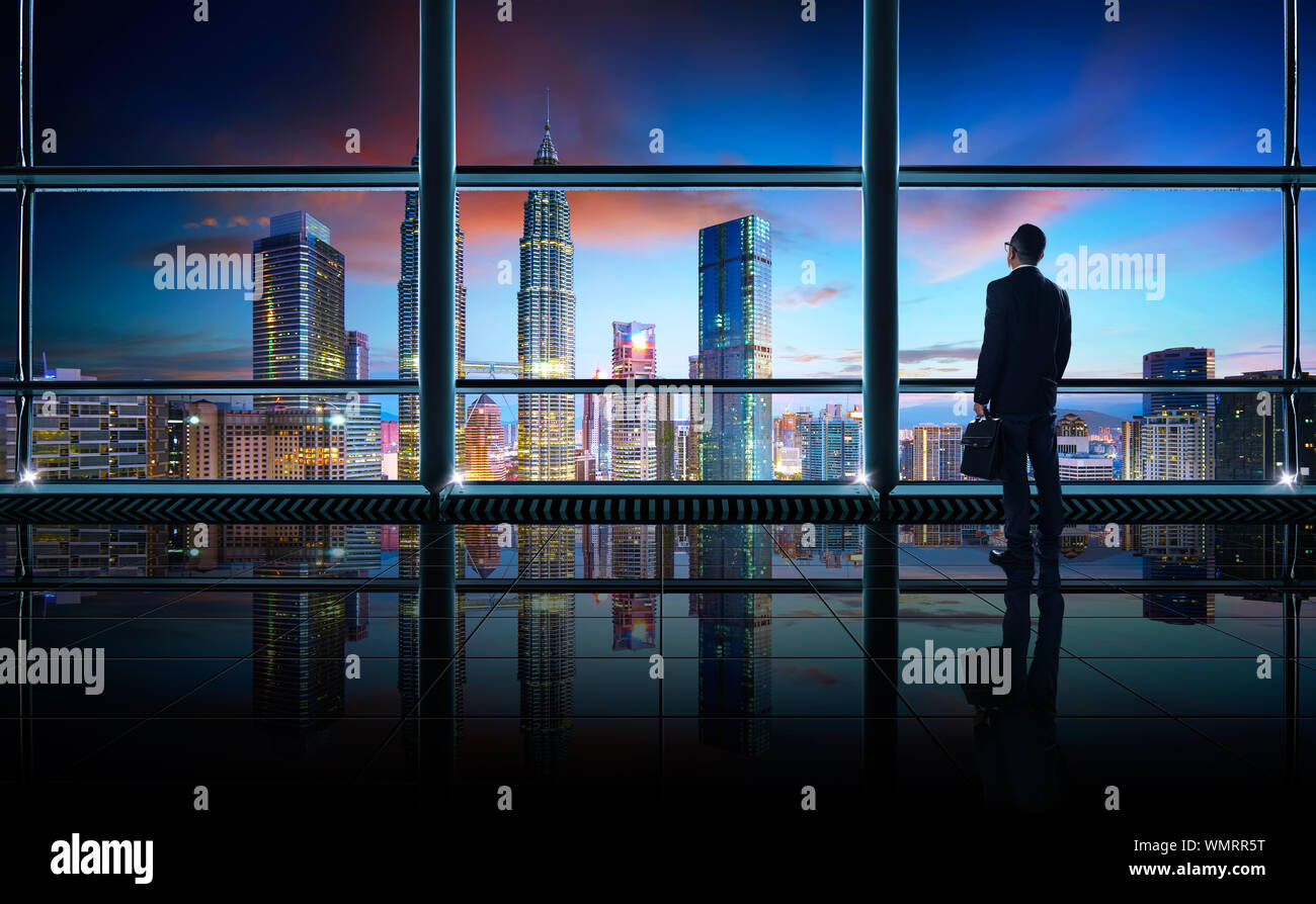 Looking through glass floor hi-res stock photography and images - Alamy