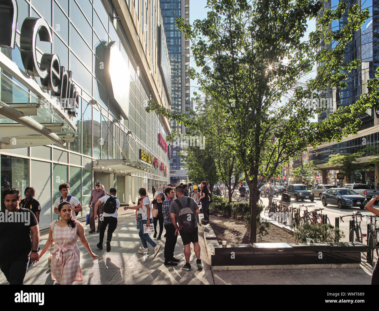 Streetlife in Toronto Stock Photo - Alamy
