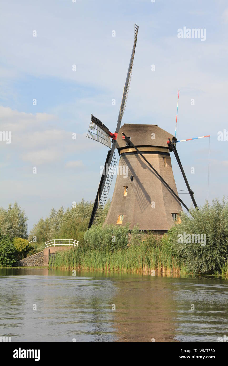 Kinderdijk cradle hi-res stock photography and images - Alamy