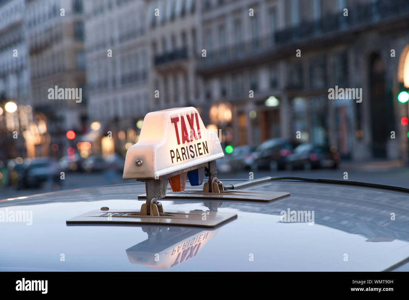 Taxi parisien hi-res stock photography and images - Alamy