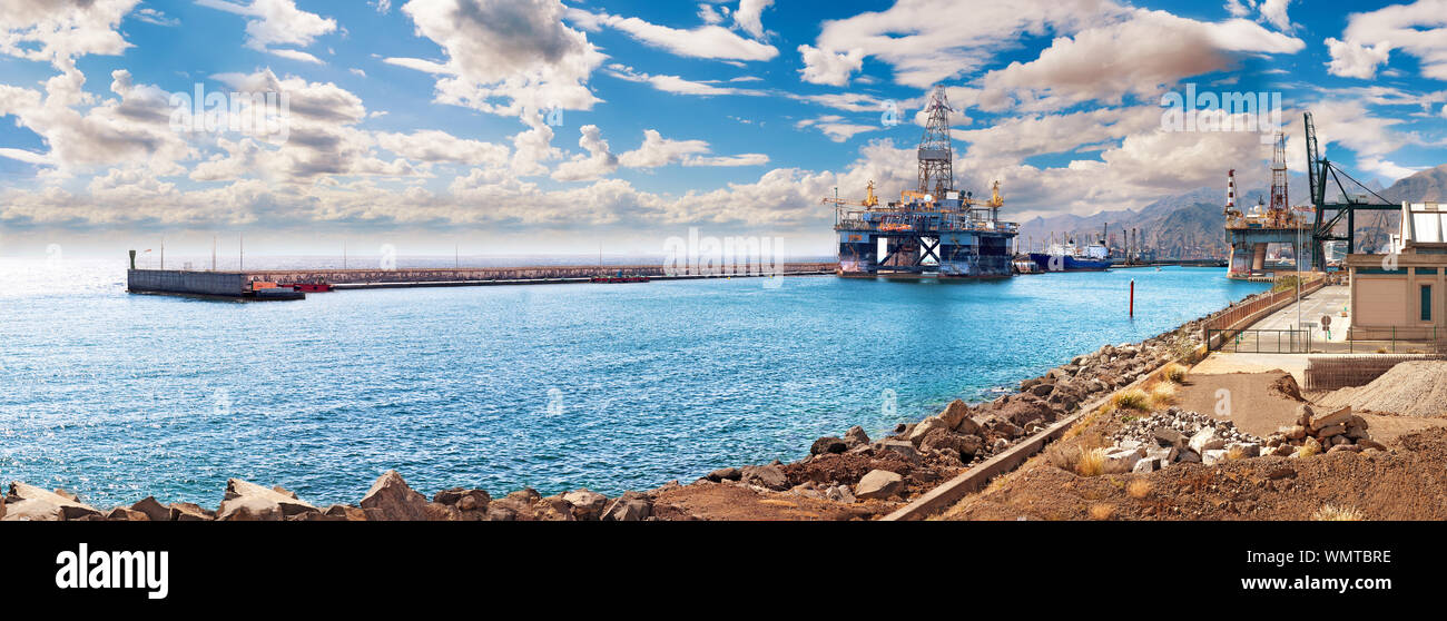 Commercial shipyard container logistics hi-res stock photography and ...