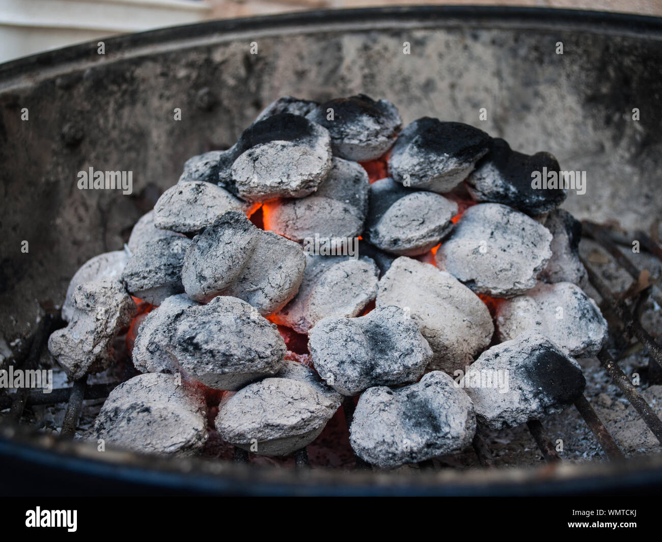 Barbecue coal hi-res stock photography and images - Alamy