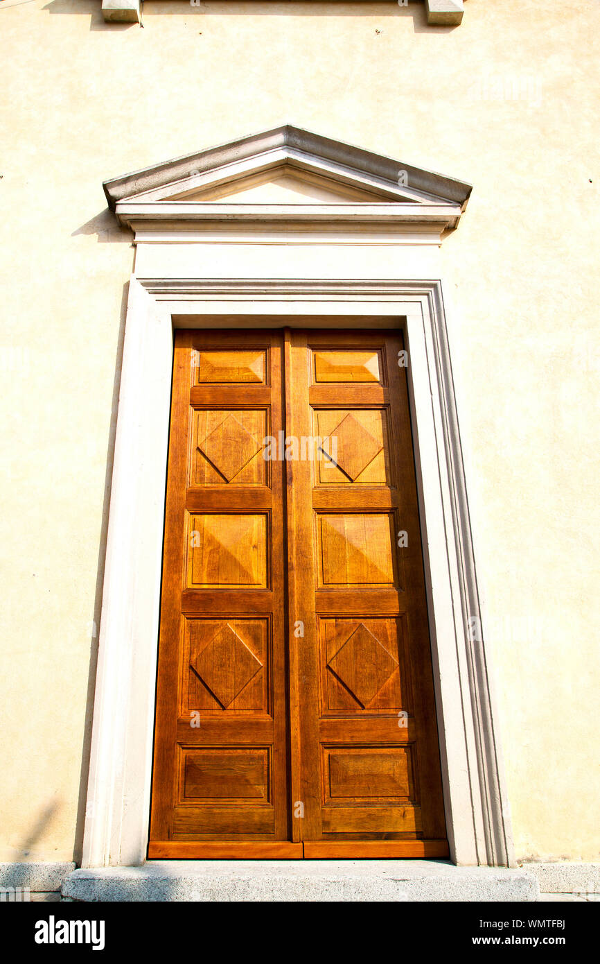 Wooden front view hi-res stock photography and images - Alamy