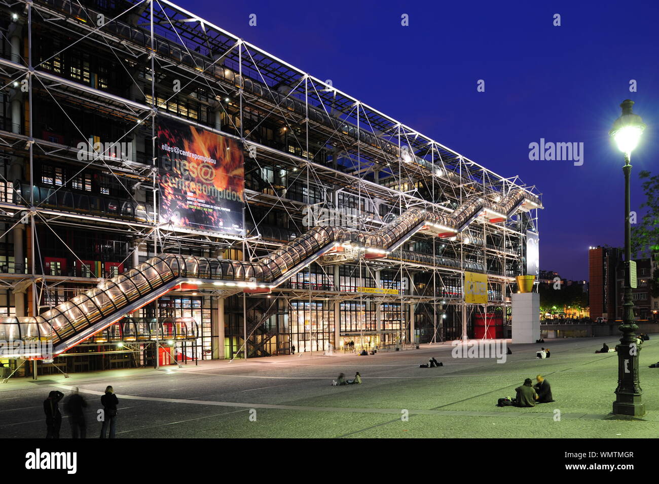 Paris, Centre national d'art et de culture Georges Pompidou, Renzo ...