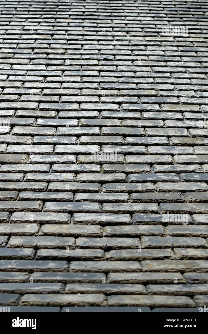 Slate roof tiles hi-res stock photography and images - Alamy