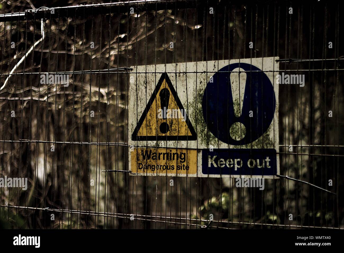 Warning sign on fence hi-res stock photography and images - Alamy