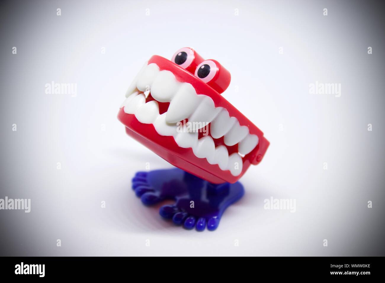 Teeth white background hi-res stock photography and images - Alamy