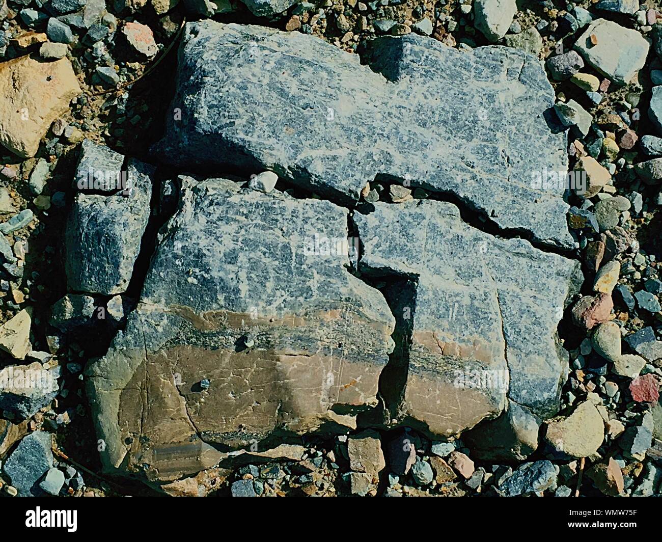 Rock broken hi-res stock photography and images - Alamy