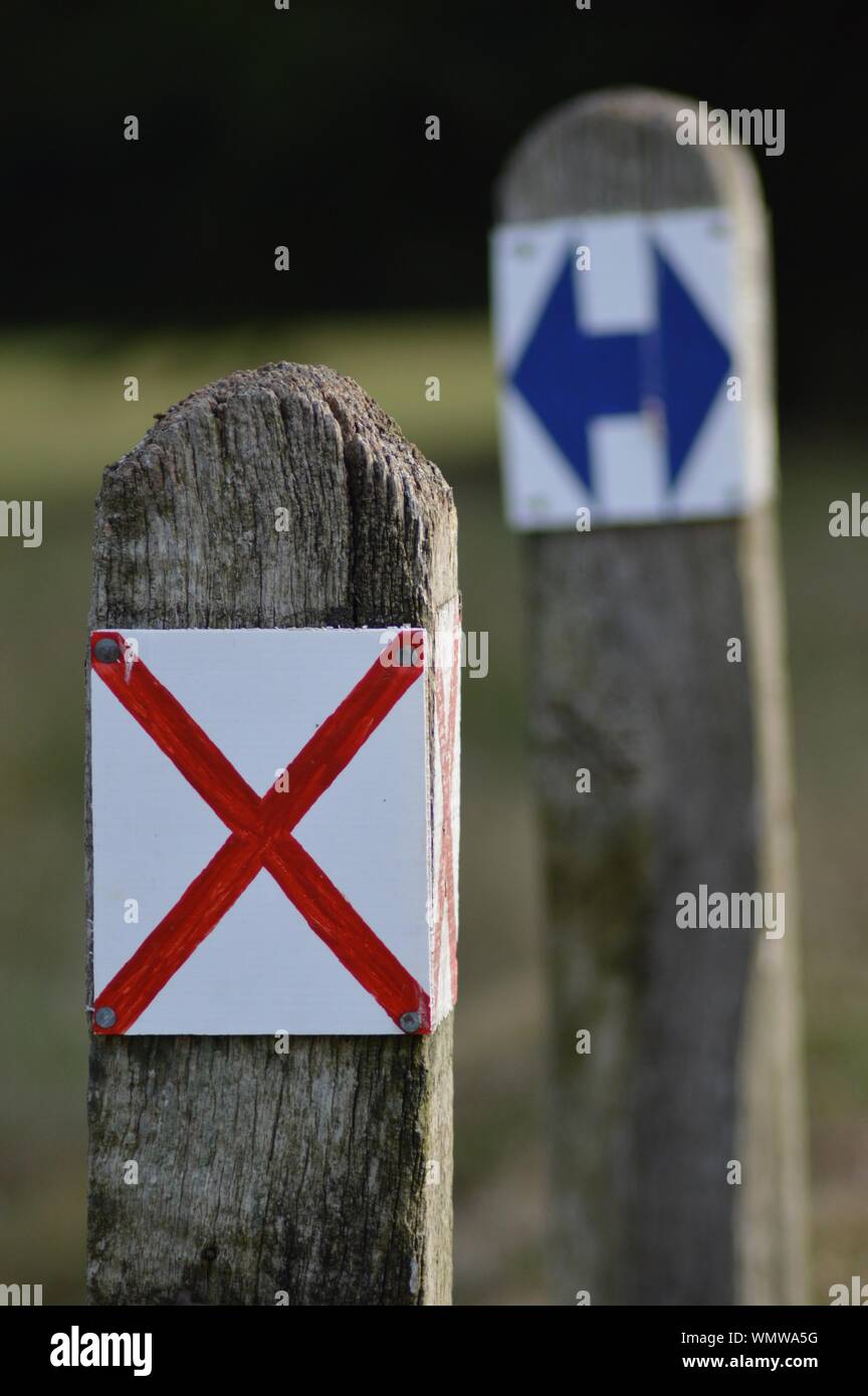 Wooden sign posts hi-res stock photography and images - Alamy