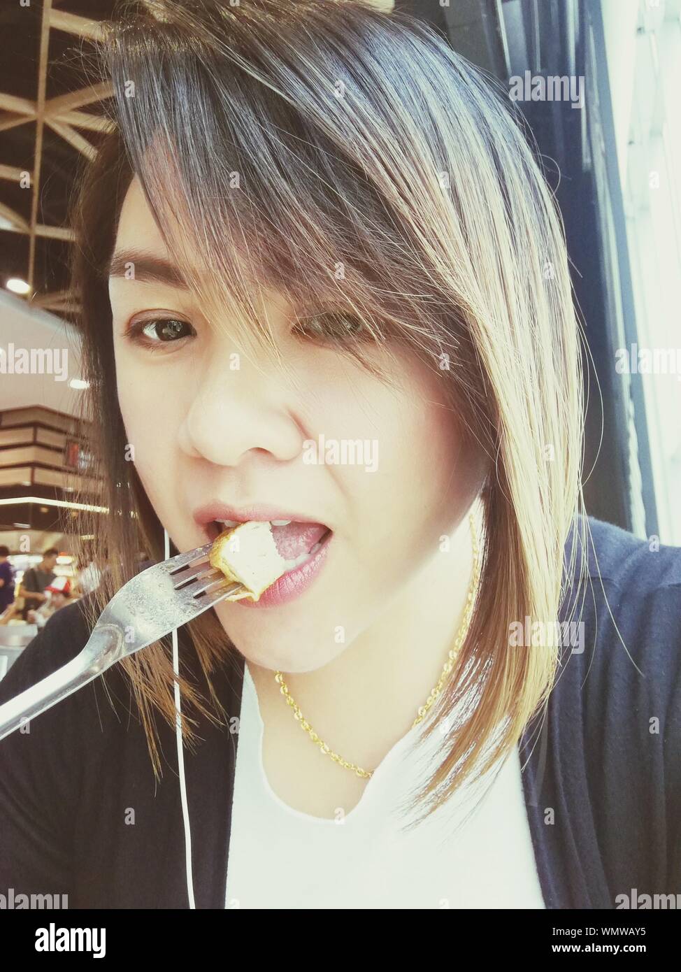 Beautiful asian restaurant hi-res stock photography and images - Alamy