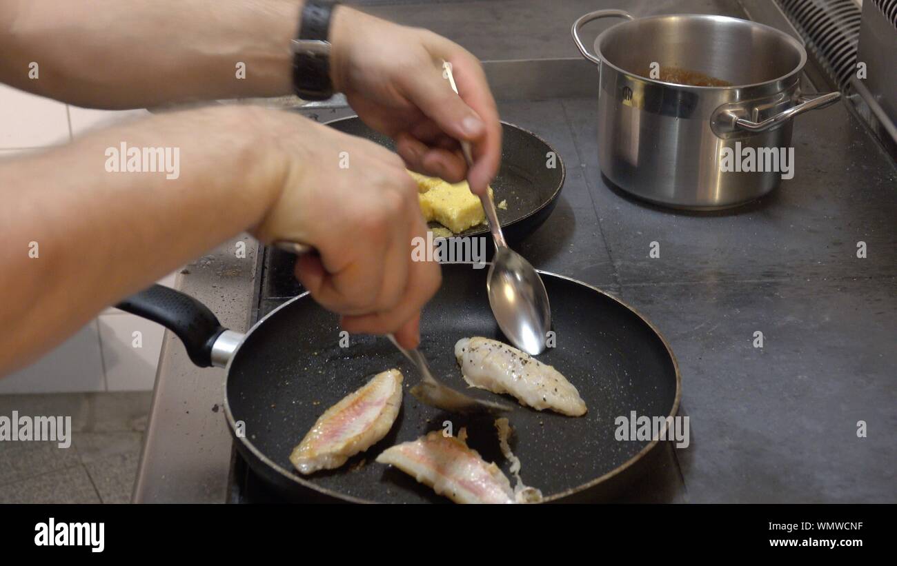 One saucepan hi-res stock photography and images - Alamy