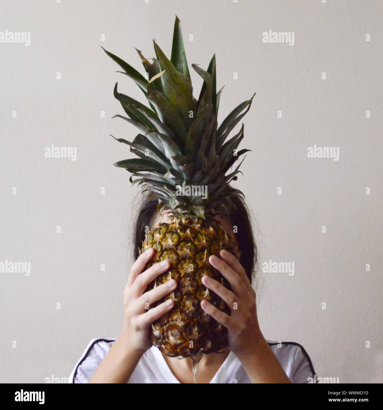 Woman pineapple face hi-res stock photography and images - Alamy