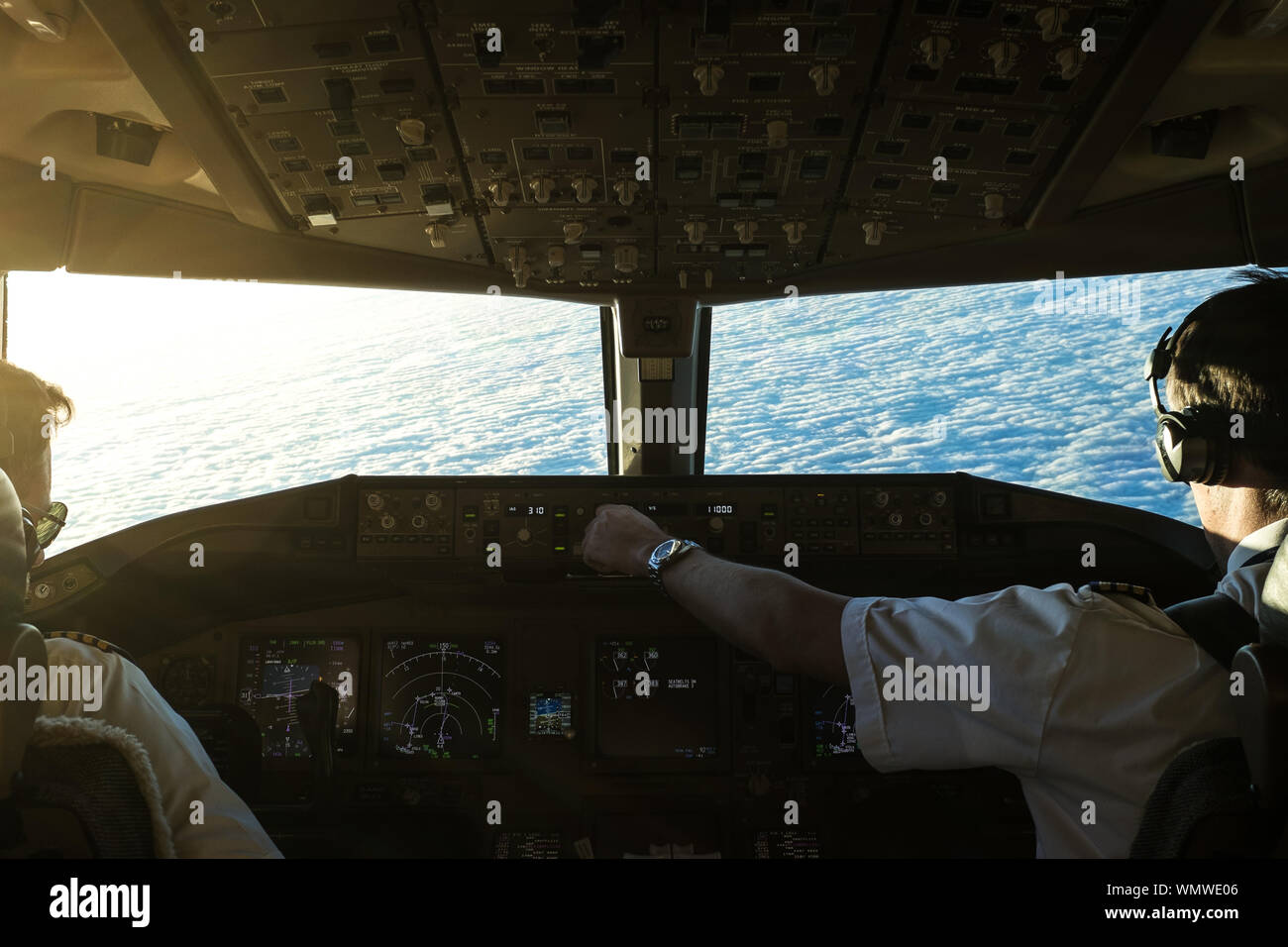 Cockpit pilot pilots hi-res stock photography and images - Alamy