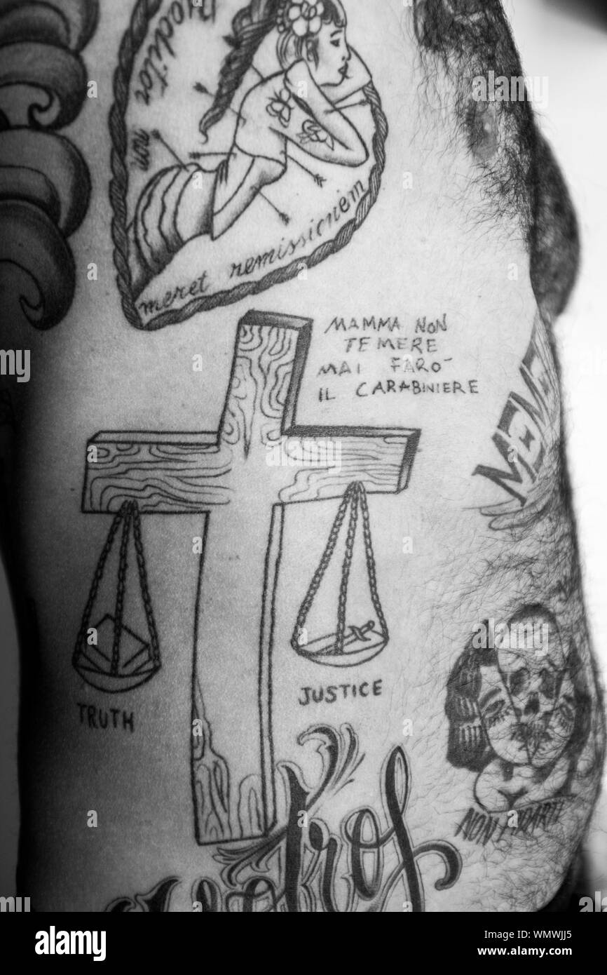 Body tattoo hi-res stock photography and images - Alamy