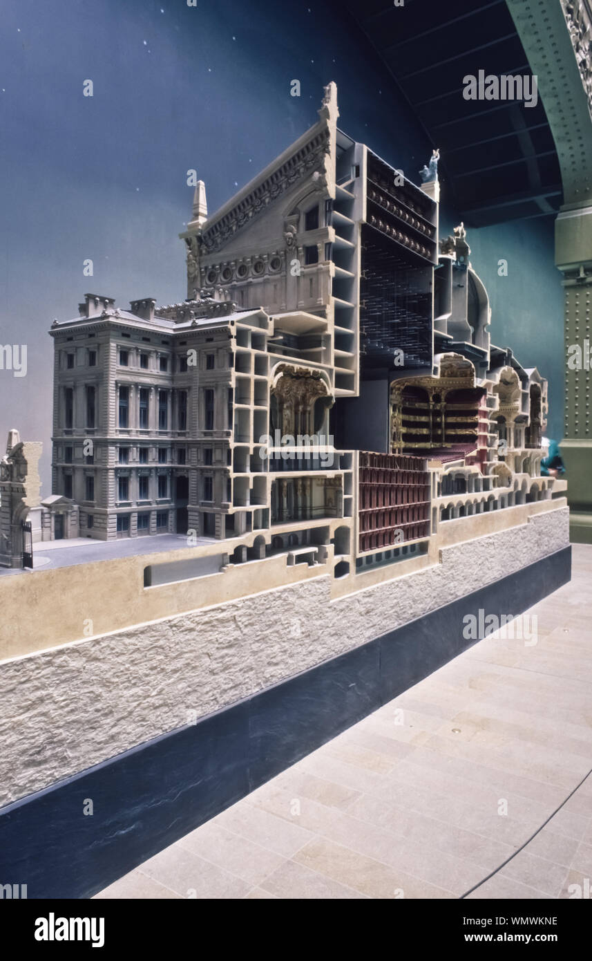 Paris, Opera Garnier, Modell, Querschnitt Stock Photo - Alamy