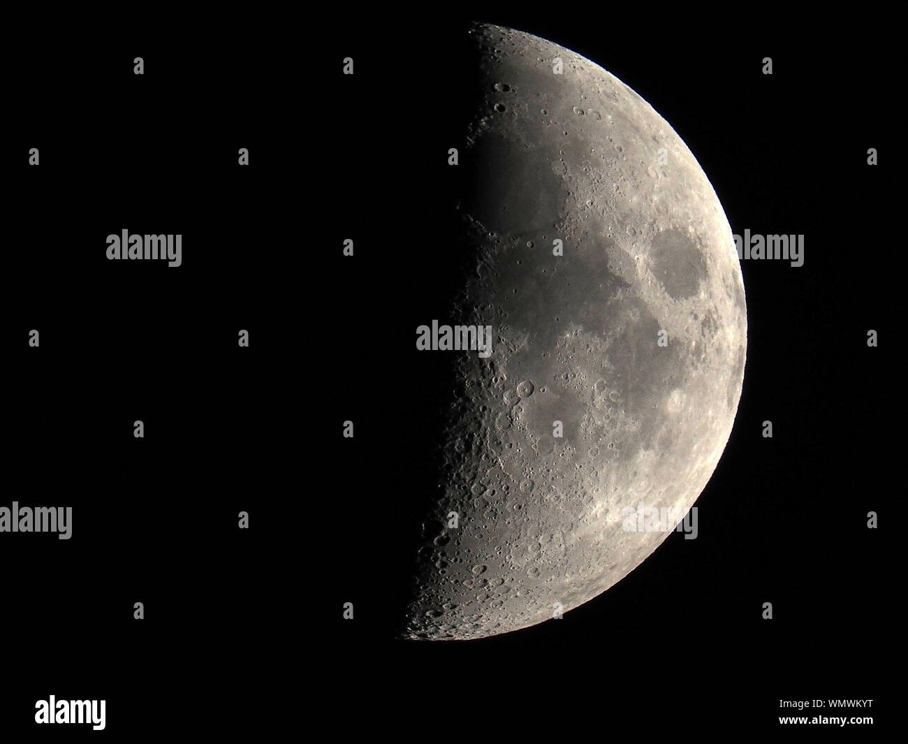 Viewing moon hi-res stock photography and images - Alamy