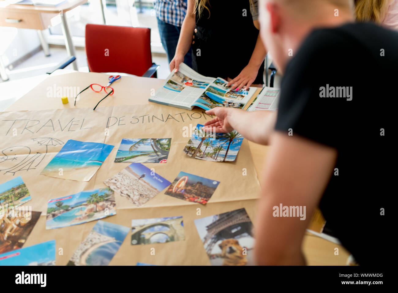 Group drawing lesson not children hi-res stock photography and images ...