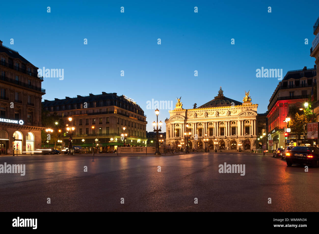 Paris, Place de l'Opera, Opera Garnier Stock Photo - Alamy