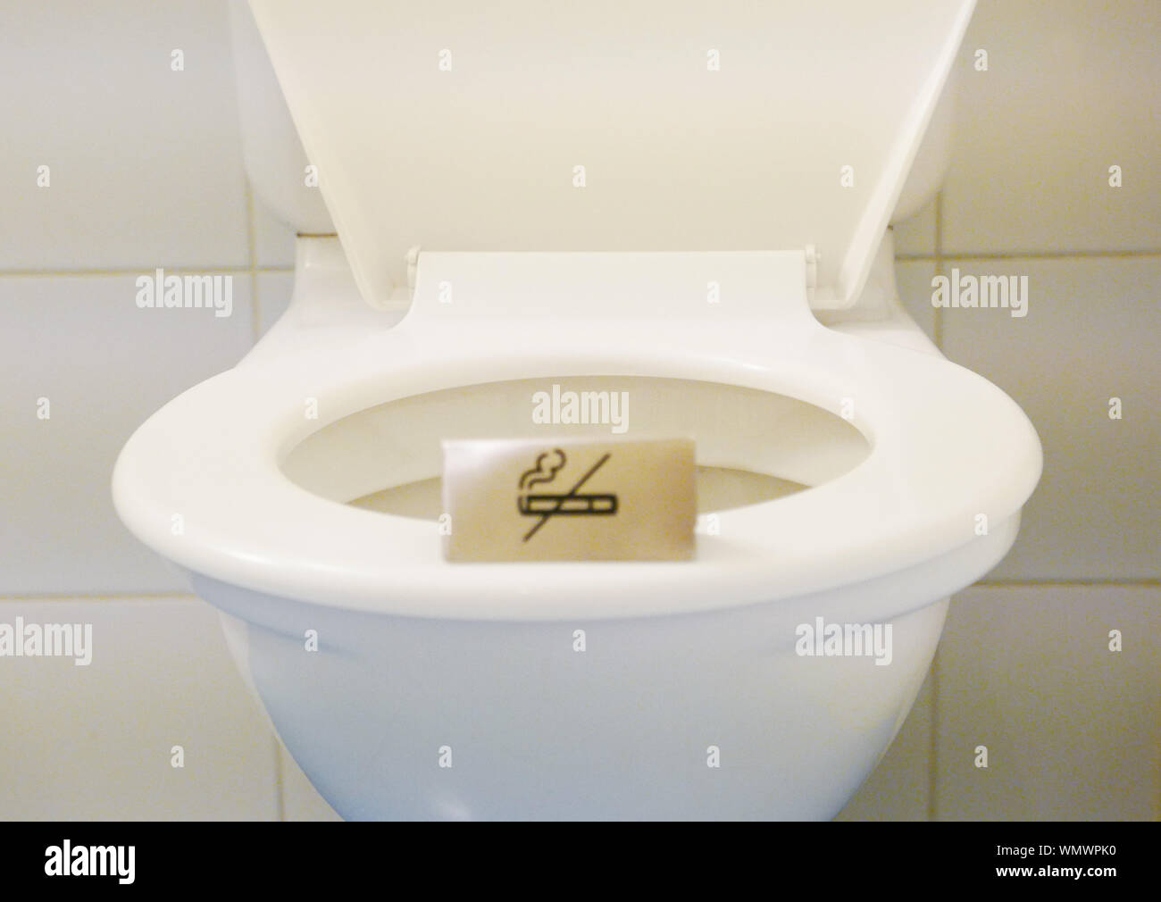 No smoking no smoking room hi-res stock photography and images - Alamy