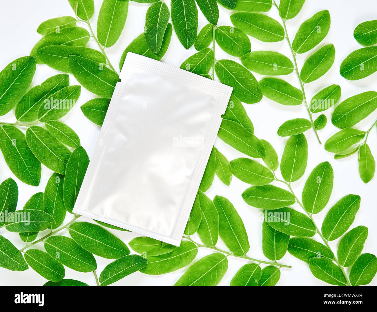 Cream leaves hi-res stock photography and images - Alamy