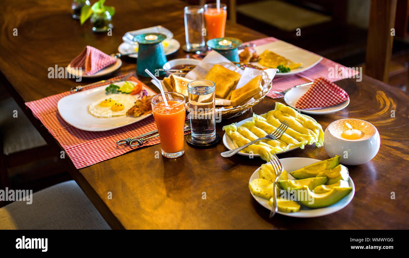 Two people breakfast table hi-res stock photography and images - Alamy