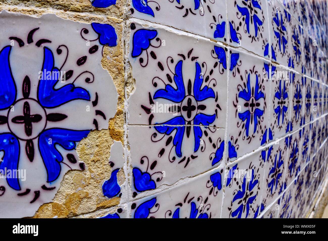 Blue tile wall hi-res stock photography and images - Alamy
