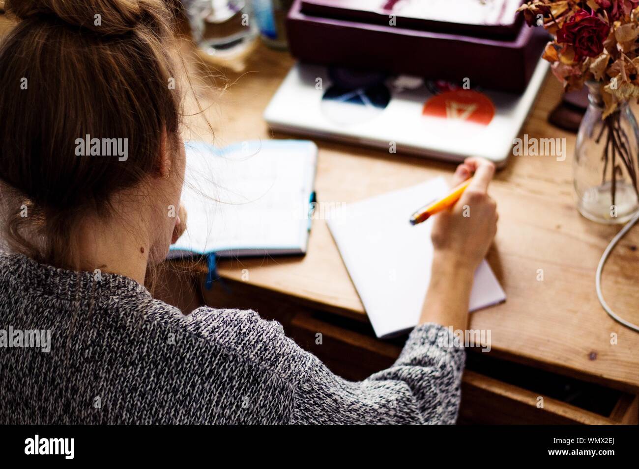 High view woman at desk hi-res stock photography and images - Alamy